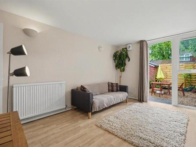 1 bedroom maisonette for rent in Clapham Park Road, SW4