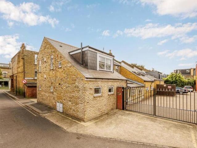 1 bedroom maisonette for rent in Devonshire Mews, Chiswick, W4
