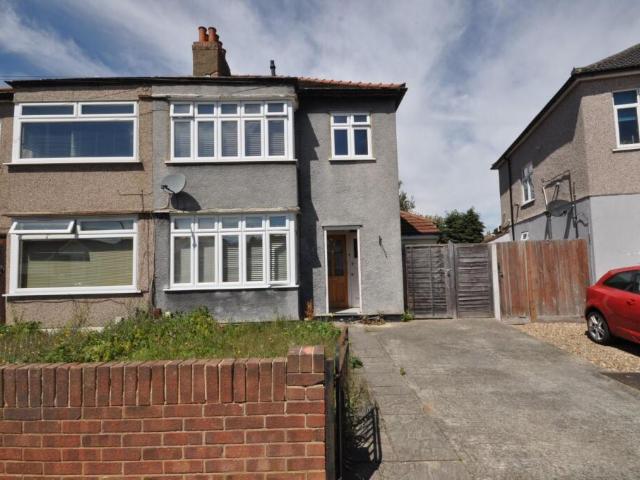 1 bedroom maisonette for rent in Devonshire Road, Hornchurch, RM12