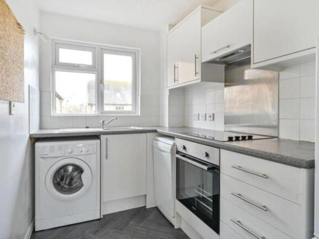 1 bedroom maisonette for rent in Elder Close, Burpham, GU4