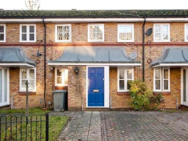 1 bedroom maisonette for rent in Freemasons Road, Canning Town, E16