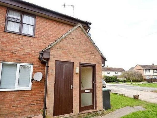 1 bedroom maisonette for rent in Gibson Close North Weald CM16