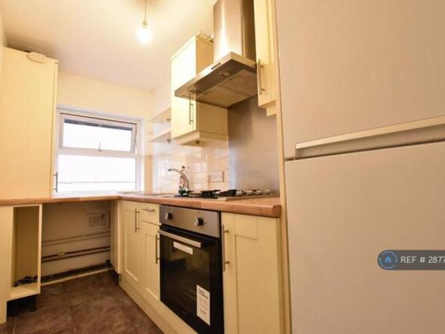 1 bedroom maisonette for rent in Grove Road, Luton, LU1