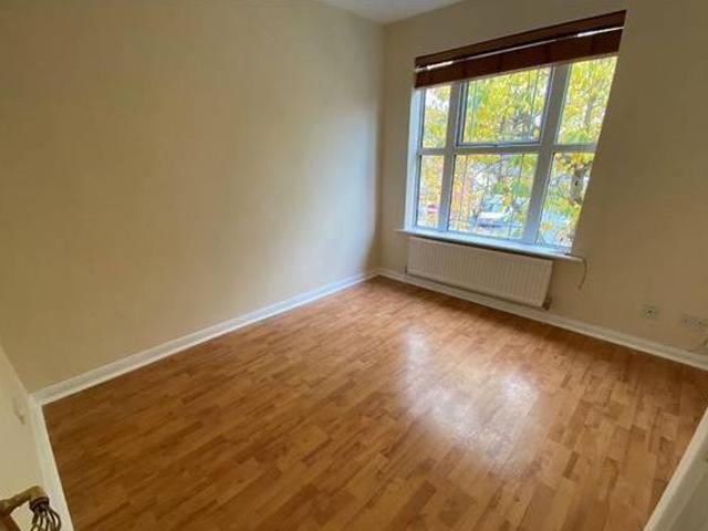 1 bedroom maisonette for rent in Harwoods Road Watford Hertfordshire WD18