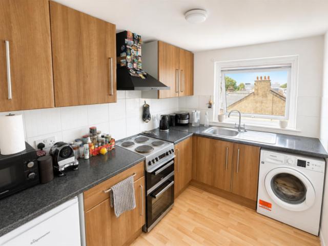 1 bedroom maisonette for rent in Harwoods Road, Watford, WD18
