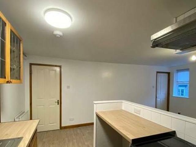 1 bedroom maisonette for rent in High Street Street BA16