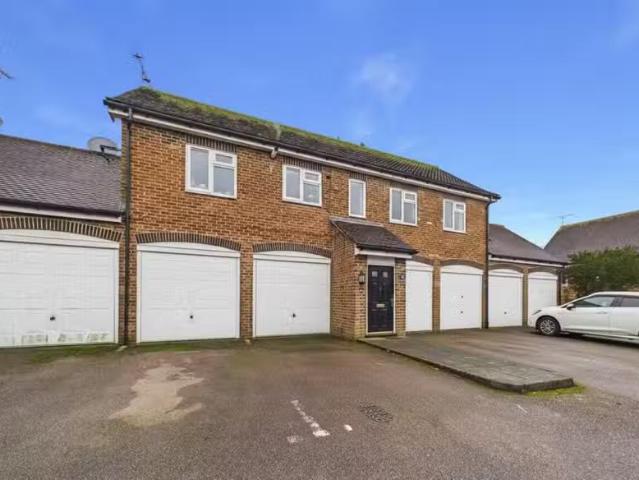 1 bedroom maisonette for rent in Kennedy Close, London Colney.
