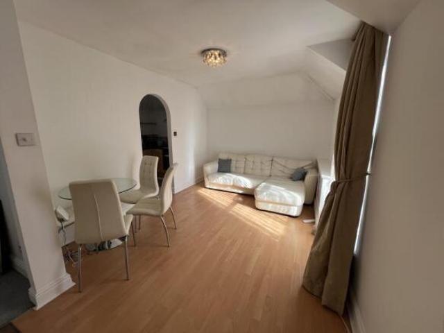 1 bedroom maisonette for rent in King George Square, Richmond, Surrey, TW10