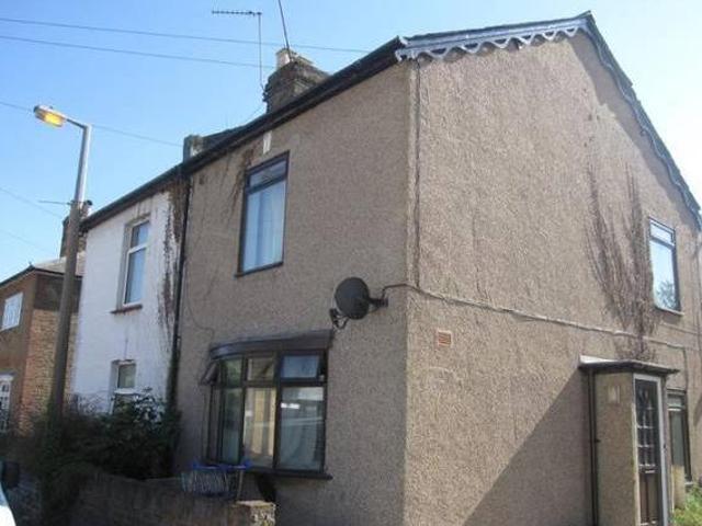 1 bedroom maisonette for rent in Kings Road Egham Surrey TW20