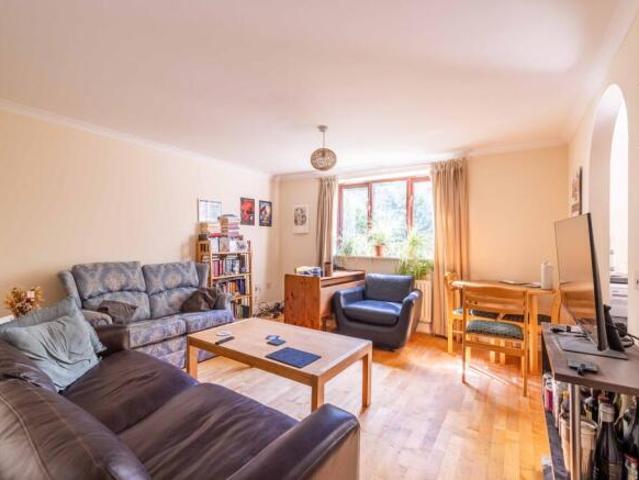 1 bedroom maisonette for rent in Nightingale Court, Slough, SL1
