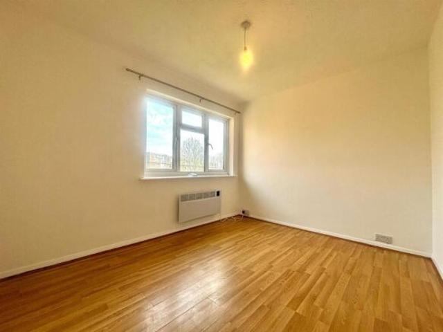 1 bedroom maisonette for rent in Orchard Court, The Island, Longford West Drayton, UB7