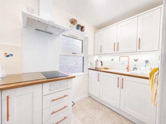 1 bedroom maisonette for rent in Portswood Road, Southampton, SO17