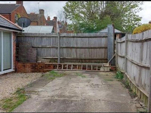 1 bedroom maisonette for rent in Queens Road, Basingstoke, RG21