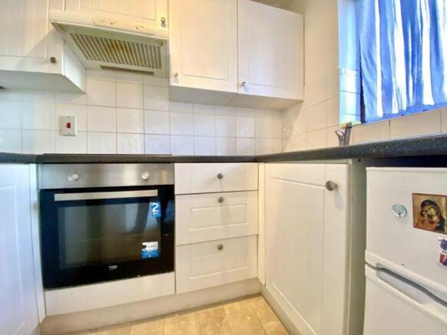 1 bedroom maisonette for rent in Rochford Gardens, SL2