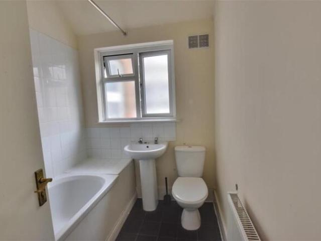 2 bedroom maisonette for rent in St Albans Road, Watford, Hertfordshire, WD24