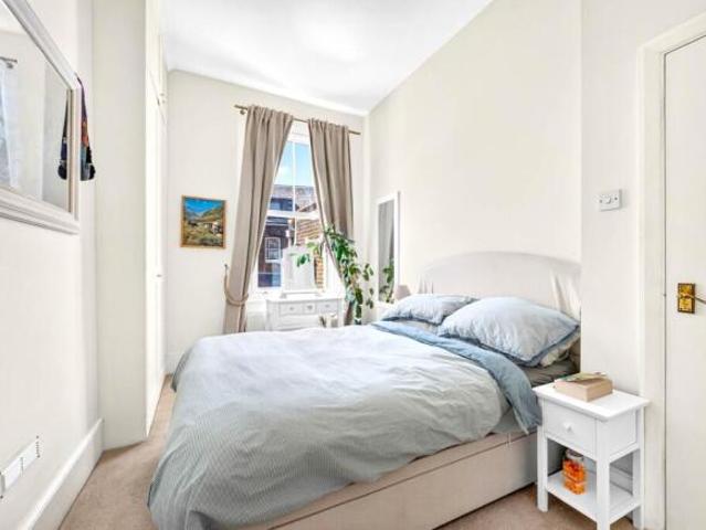 1 bedroom maisonette for rent in Stapleton Hall Road, Finsbury Park, N4