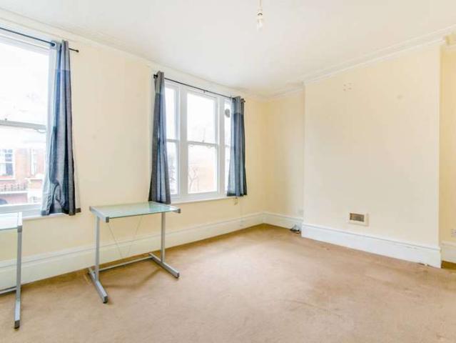 1 Bedroom Maisonette Flat