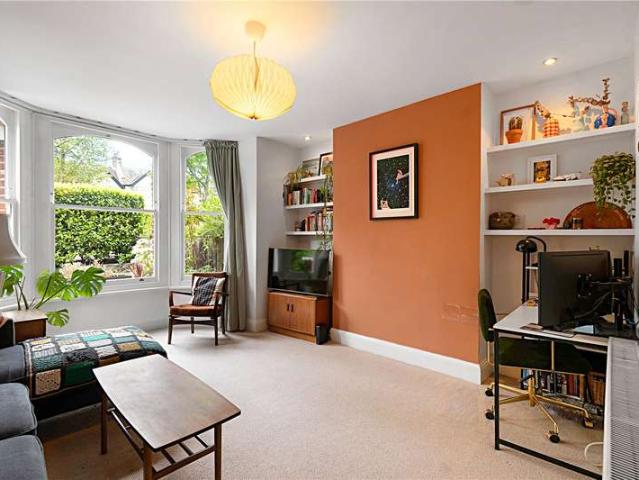 1 Bedroom Maisonette Flat