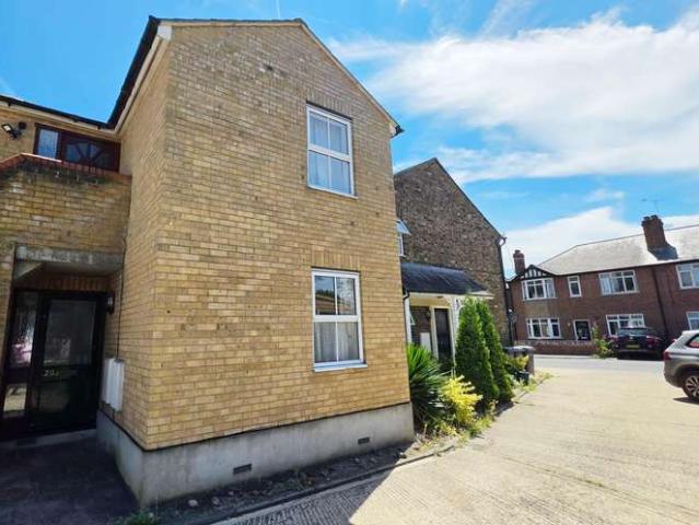 1 Bedroom Maisonette Flat