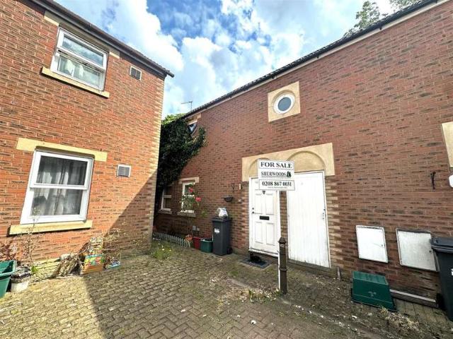 1 Bedroom Maisonette Flat