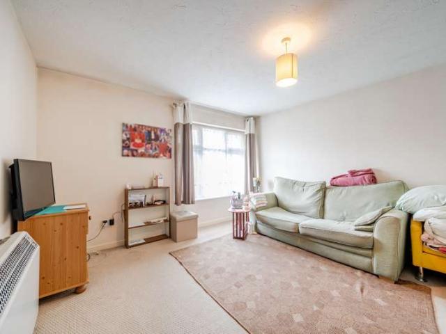 1 Bedroom Maisonette Flat
