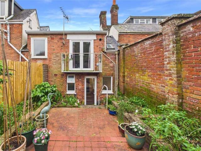 1 Bedroom Maisonette Flat