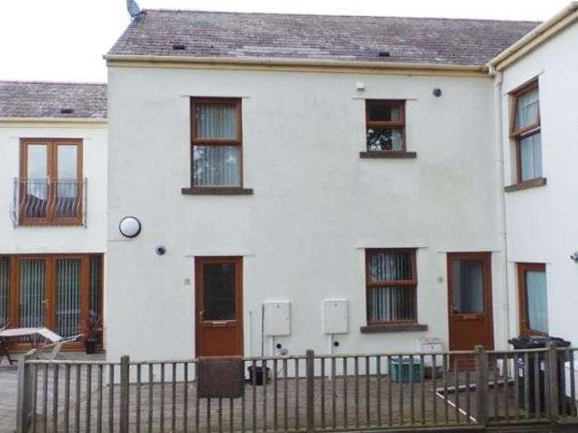 1 Bedroom Maisonette Flat