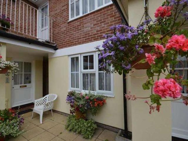 1 Bedroom Maisonette Flat