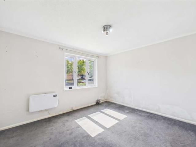 1 Bedroom Maisonette Flat