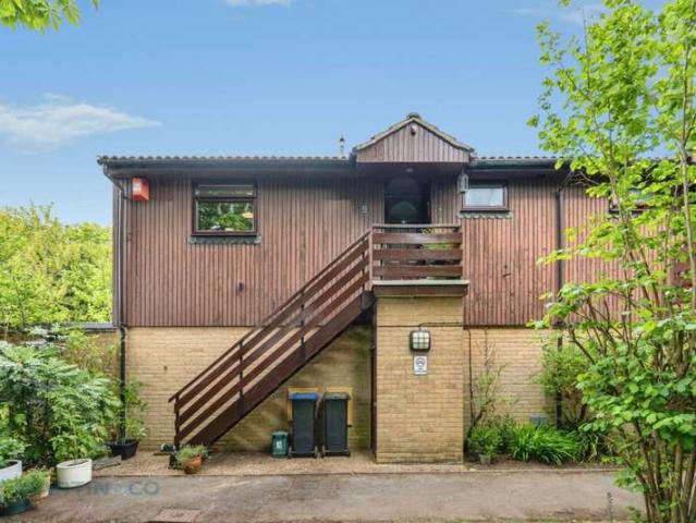 1 Bedroom Maisonette Flat