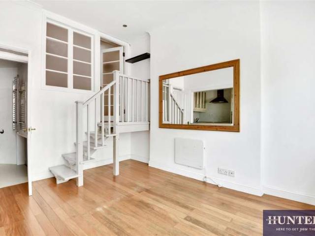 1 Bedroom Maisonette Flat