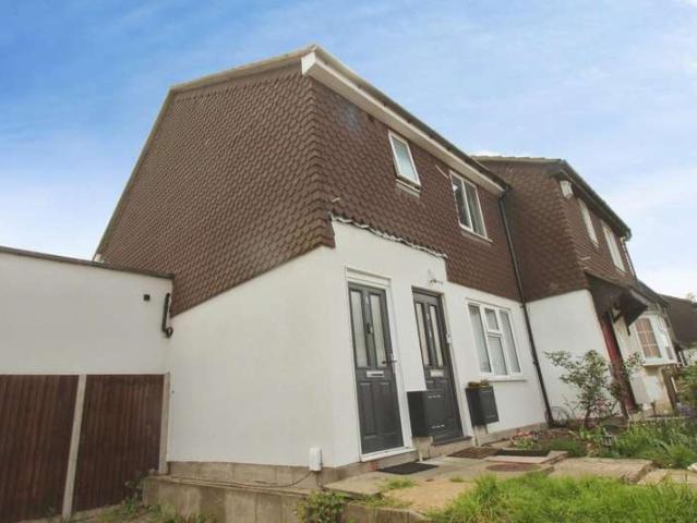 1 Bedroom Maisonette Flat