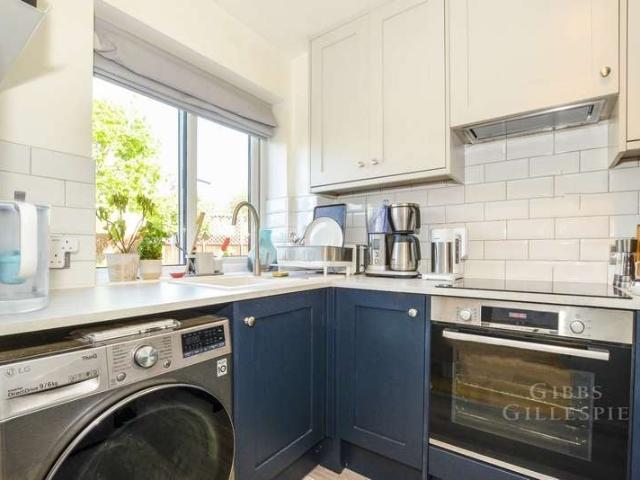 1 Bedroom Maisonette Flat