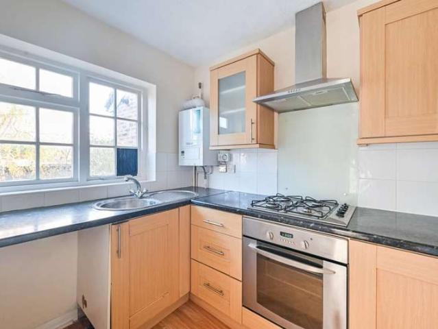 1 Bedroom Maisonette Flat