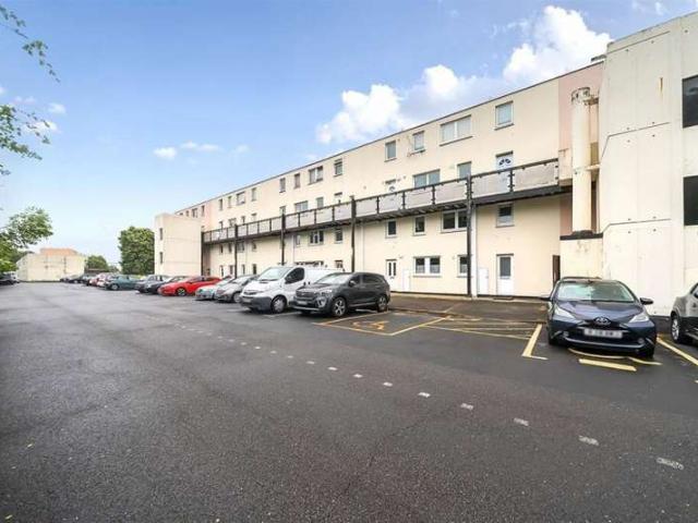 2 Bedroom Maisonette Flat