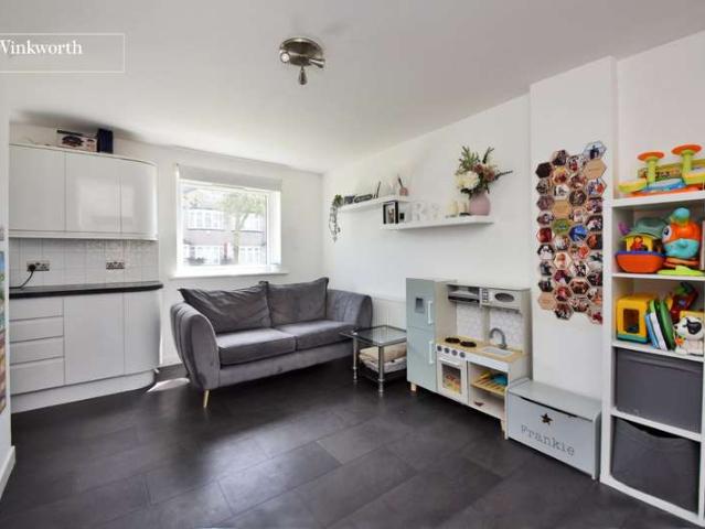 1 Bedroom Maisonette Flat