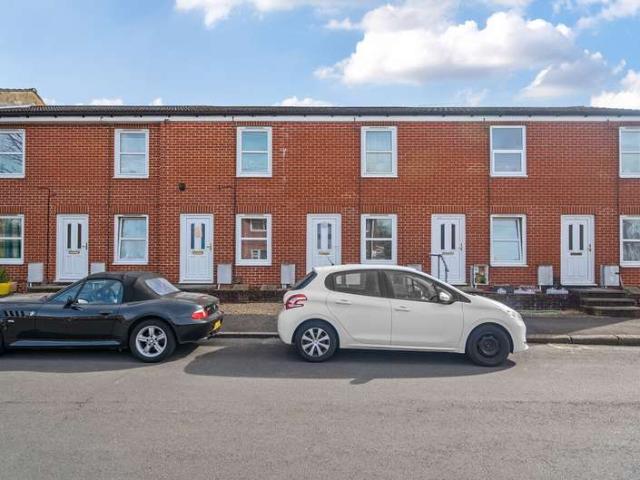 1 Bedroom Maisonette Flat