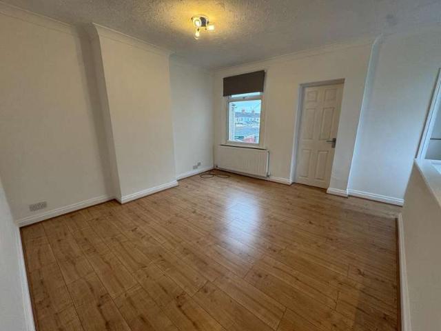 1 Bedroom Maisonette Flat