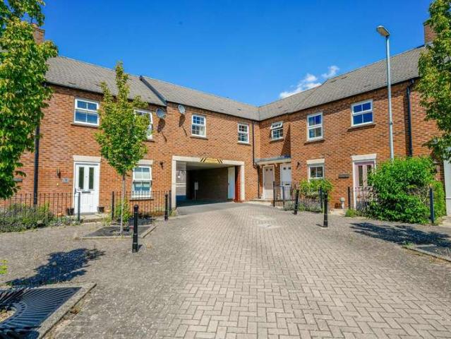 1 Bedroom Maisonette Flat