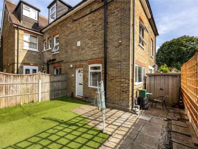 1 Bedroom Maisonette Flat