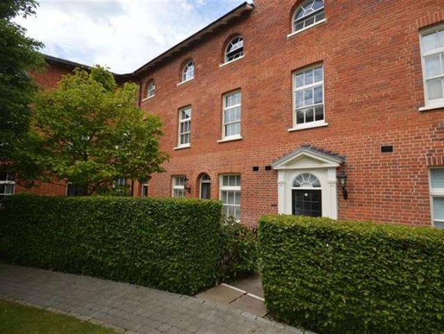 1 Bedroom Maisonette Flat