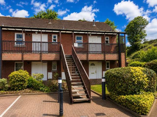 1 Bedroom Maisonette Flat