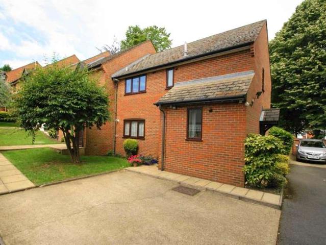 1 Bedroom Maisonette Flat