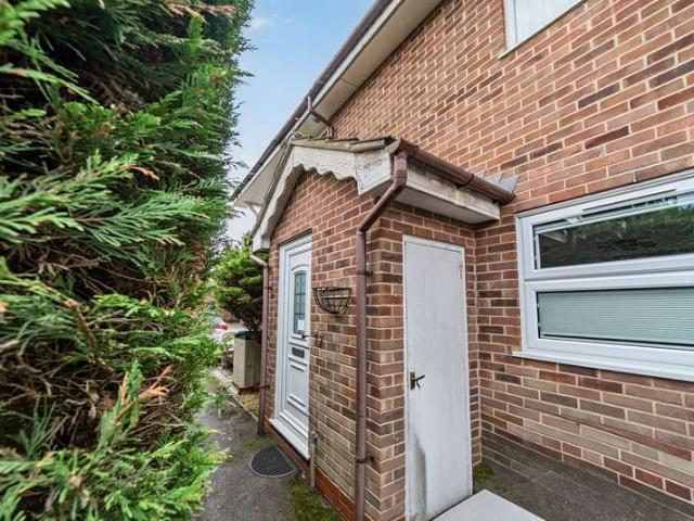 1 Bedroom Maisonette Flat