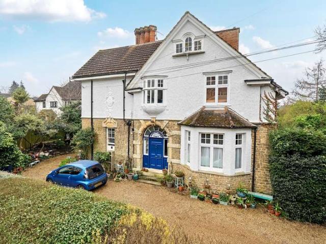 1 Bedroom Maisonette Flat