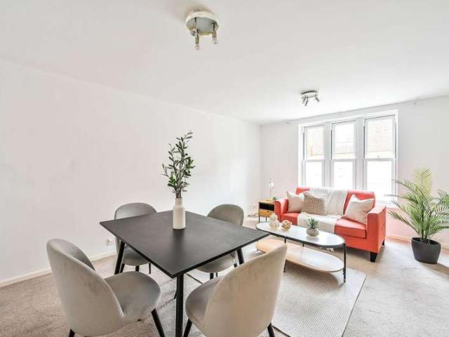 1 Bedroom Maisonette Flat