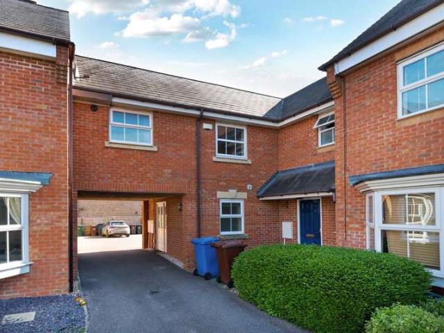 1 Bedroom Maisonette Flat