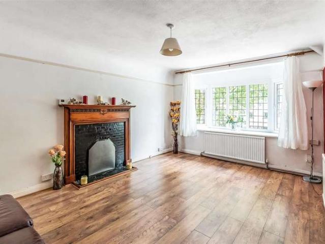 1 Bedroom Maisonette Flat