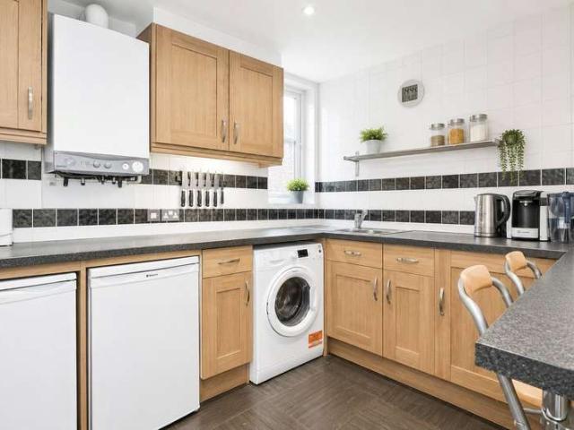 1 Bedroom Maisonette Flat
