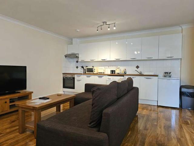 1 Bedroom Maisonette Flat